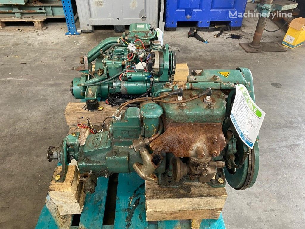 Volvo Penta C-10 Marine 10 PK Benzine motor met keerkoppeling