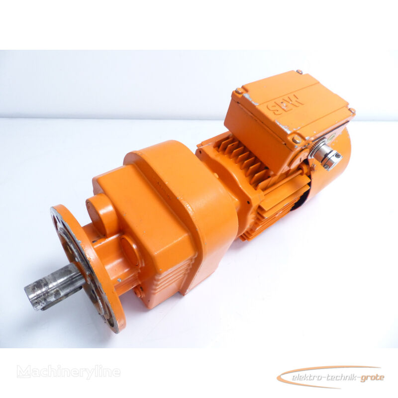 SEW Eurodrive RF27 DT71D4BMGTH Getriebemotor SN: 013020882401001 reduktor