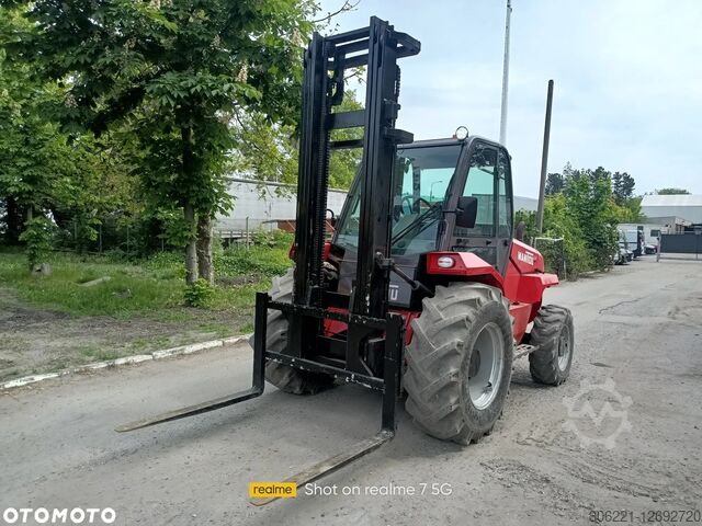 Grubi terenski viljuškari
Manitou M26-4