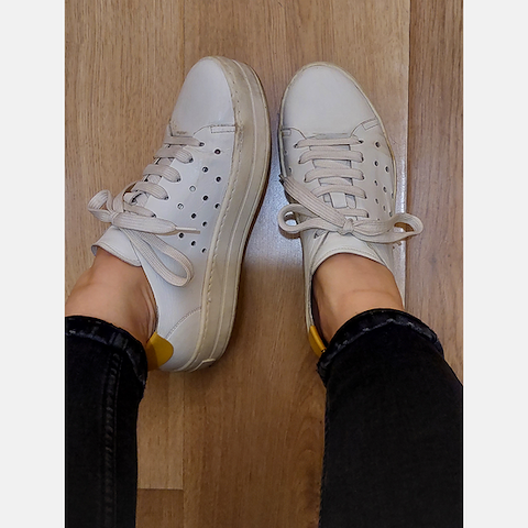 Bele kožne patike-cipele