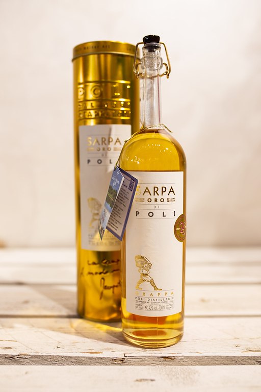 Grappa Sarpa oro di poli