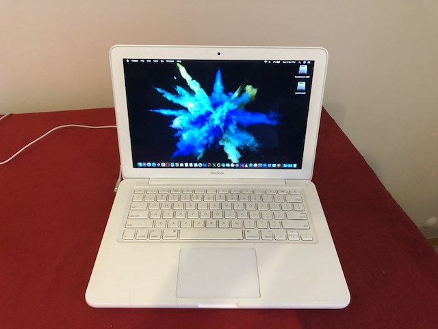 APPLE MacBook A1342