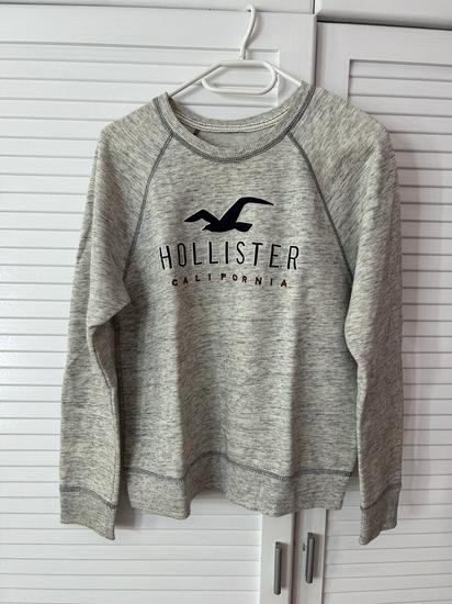 Hollister sivi duks