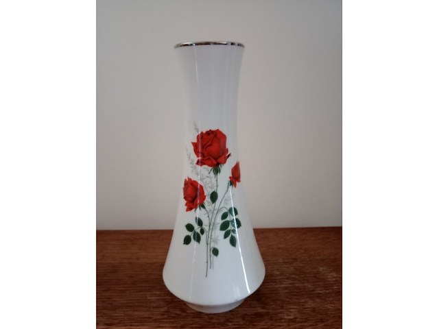 Vaza oslikana ružama