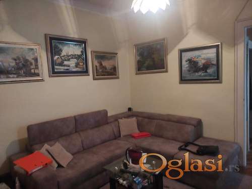 Dvoiposoban Salonski stan 80m Centar grada useljiv