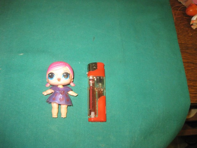 Figura - Lutka u haljini od gume (LOL Surprise)