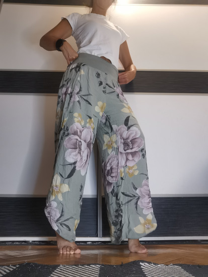 Floral suknja pantalone M