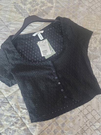 H&M crop majica NOVA SADA 400