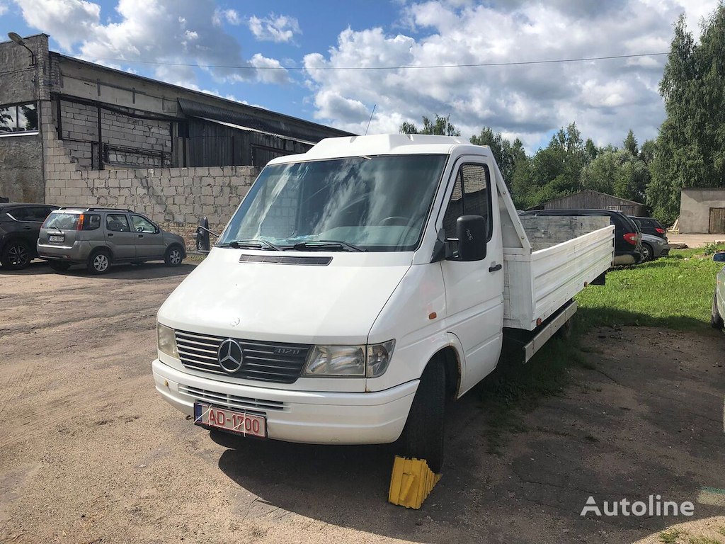 Mercedes-Benz Sprinter 412 kamion s ravnom platformom < 3.5t