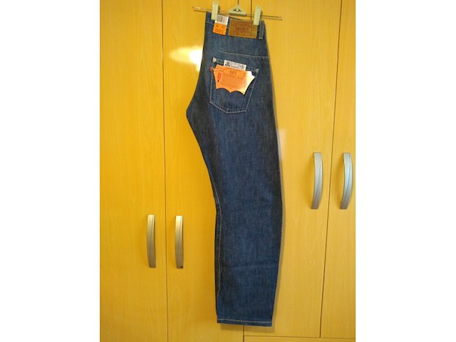 LEVIS 01 w30 l32 ženske br.29.