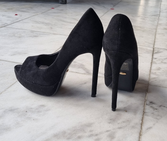 Crne stikle snizene 1550