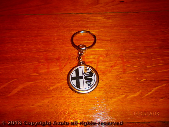 Privezak za ključeve "Alfa Romeo" (crno-beli) bez natpisa *10902642*