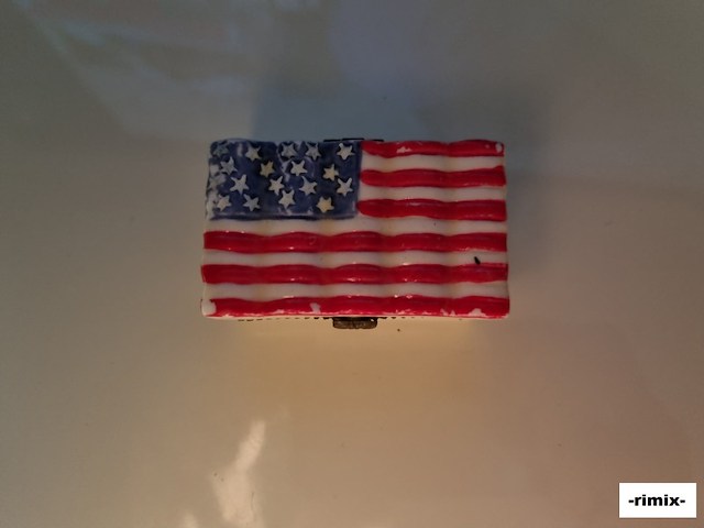 Americka zastava kutijica
