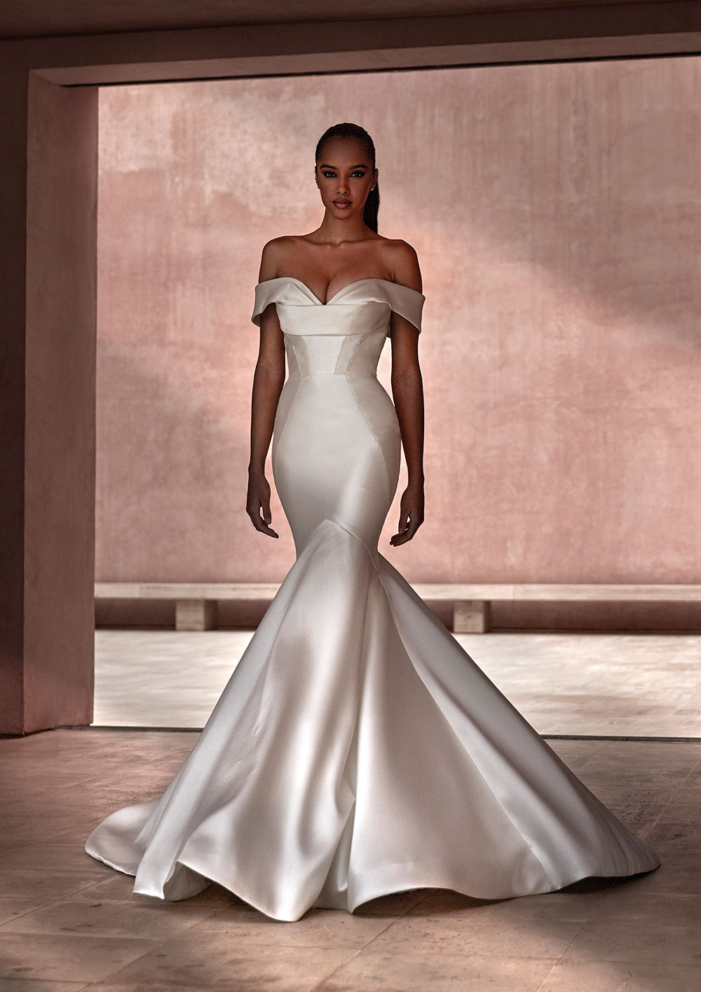 Pronovias / AVONIA