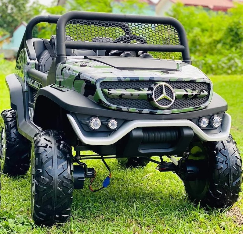 Dečiji auto Mercedes-Benz Unimog 318 maskirni
Dečiji auto Mercedes-Benz Unimog 318 maskirni