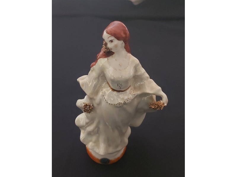 Porcelanska figura - Devojka sa crvenom kosom