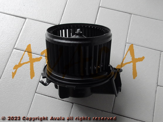MOTOR VENTILATORA KABINE SA PROPELEROM *20016755*