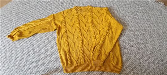 Ručno izrađen džemper
