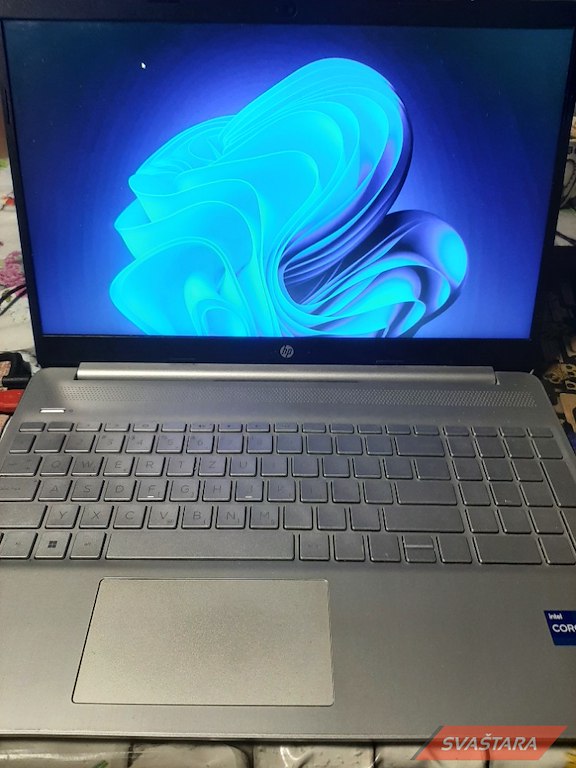 Na prodaju Laptop intel Iris Xe core i7 16gb