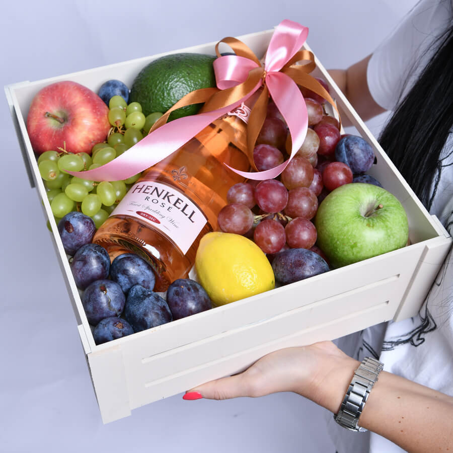 Prodavnica poklona - Voćni aranžman sa penušavim vinom i grožđem