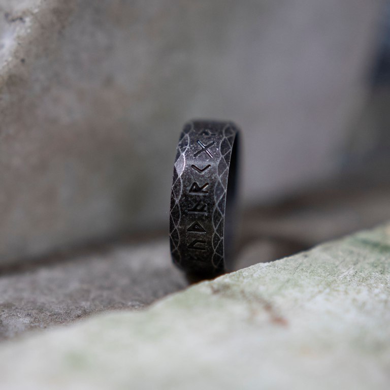 Vikinški crni prsten od Nerđajućeg čelika