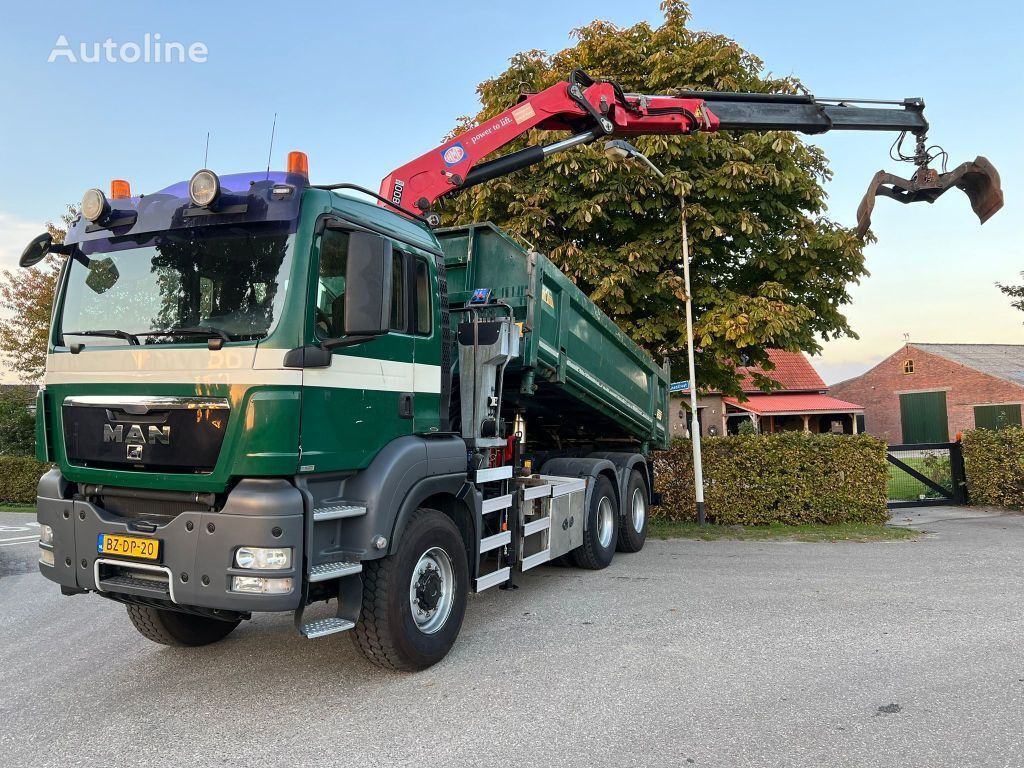 MAN TGS 26.400 6x6 2 zijdige kipper met HMF 1800 K2 autolaadkraan kiper