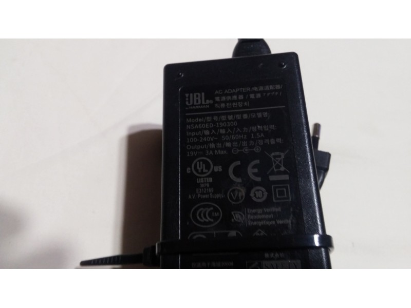 ubl adapter 19 volti-3 ampera