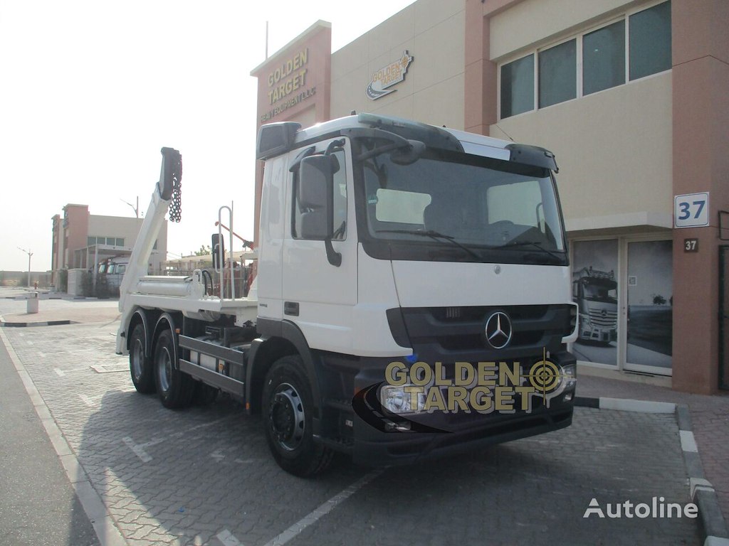 Mercedes-Benz 2641 kamion autopodizač kontejnera