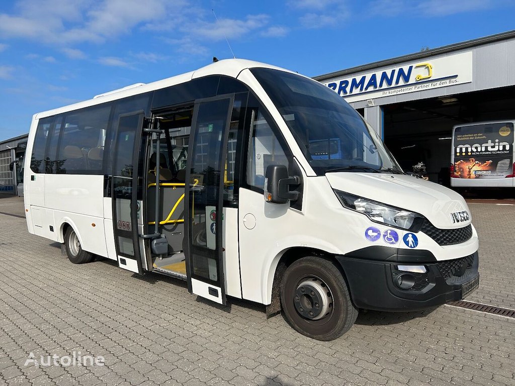 IVECO Rosero putnički minibus