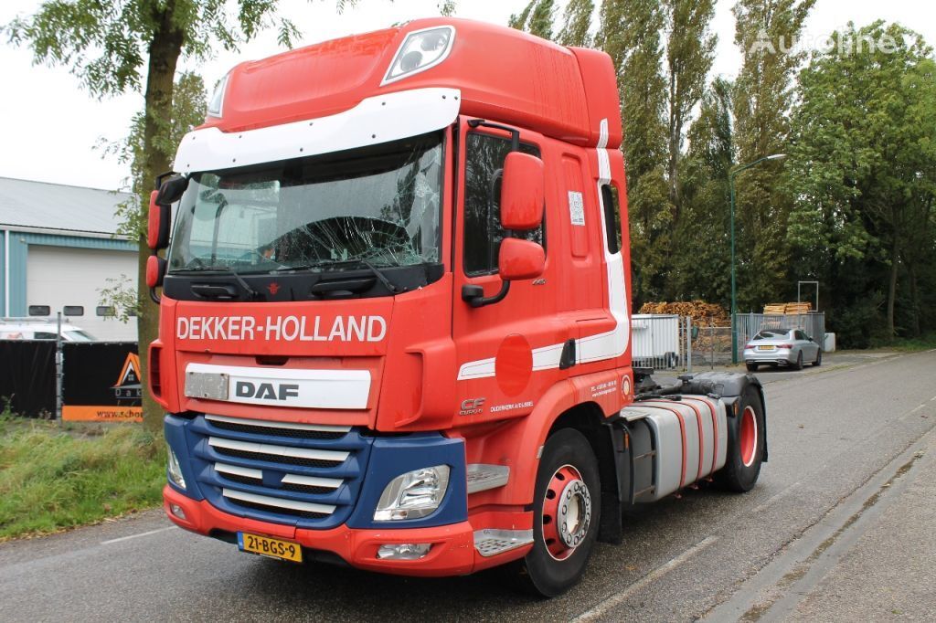 DAF CF 440 ADR Trekker Met lichte schade tegljač nakon udesa