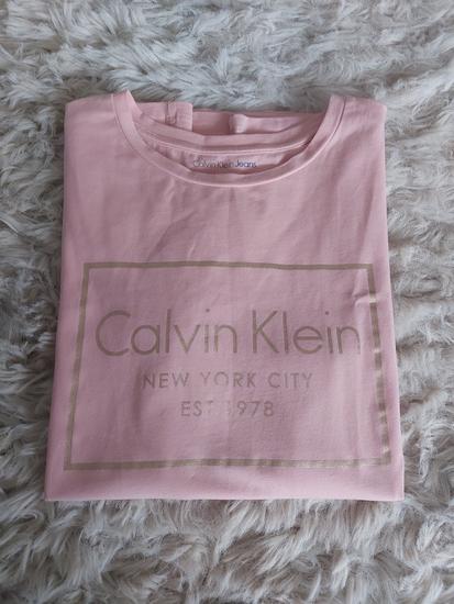 Original Calvin Klein majica SNIZENA 1,800!!!