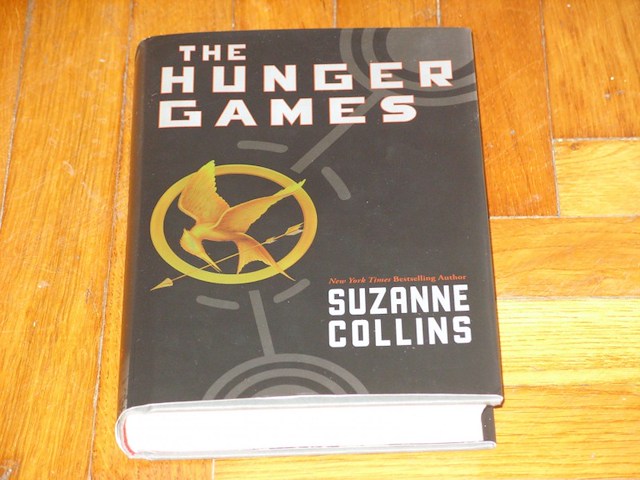 THE HUNGER GAMES - Suzanne Collins (Novo!)