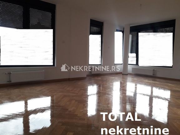 Četvoroiposoban stan NOVI SAD, 444960€