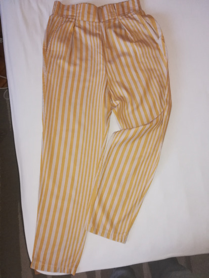 Pull&Bear pantalone, vel M, 600din