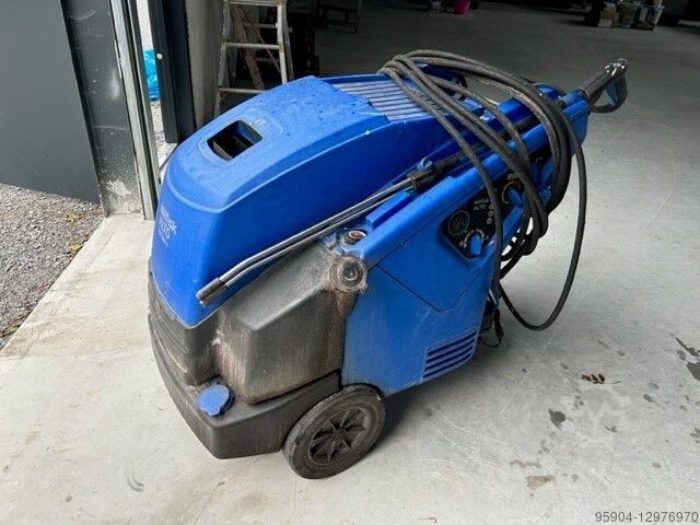 Nilfisk Industrial Power Washer
Nilfisk Neptune 5-28