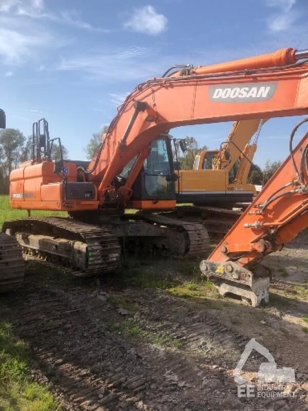 Doosan DX 225 LC-3 bager guseničar