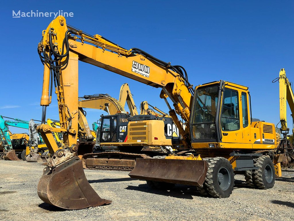 Liebherr A900B bager točkaš