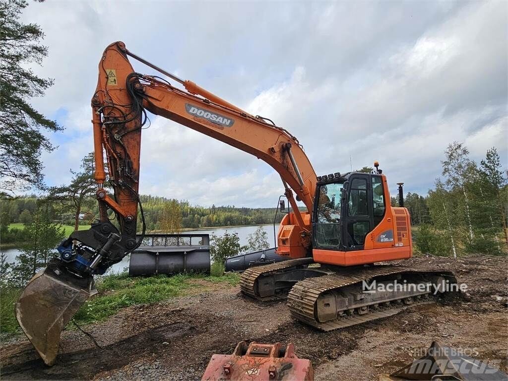 Doosan DX 235 LCR bager guseničar