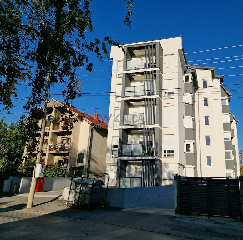 SNIŽENO!!! Prodaja trosobnog stana u centru Vranja - Novogradnja
