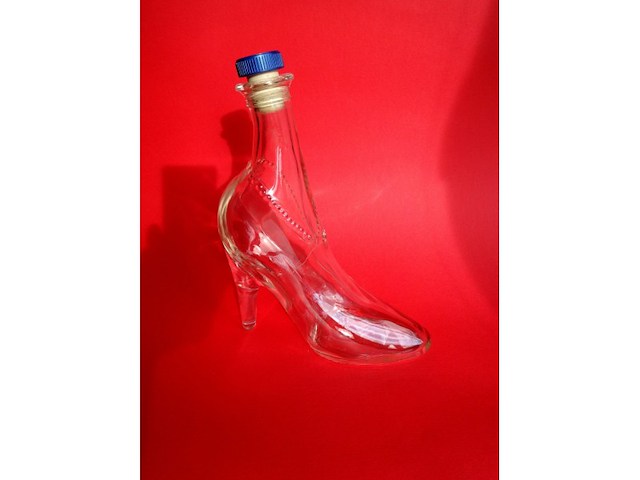 Flaša Kefla u obliku ženske cipele