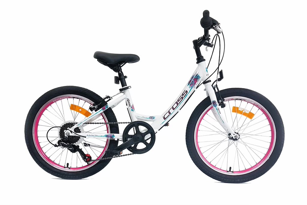 20″ cross alissa white 2022
20″ cross alissa white 2022