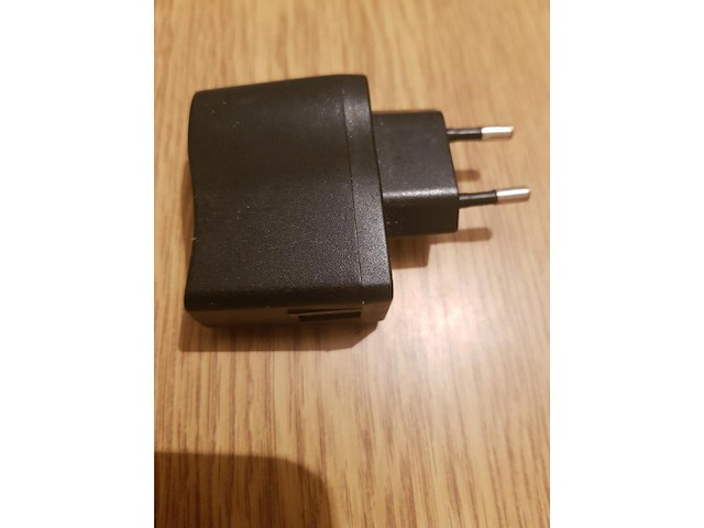 Mobilni oprema - No name strujni usb adapter (punjac) 1