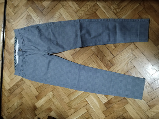 Zara pantalone 48-M Nove