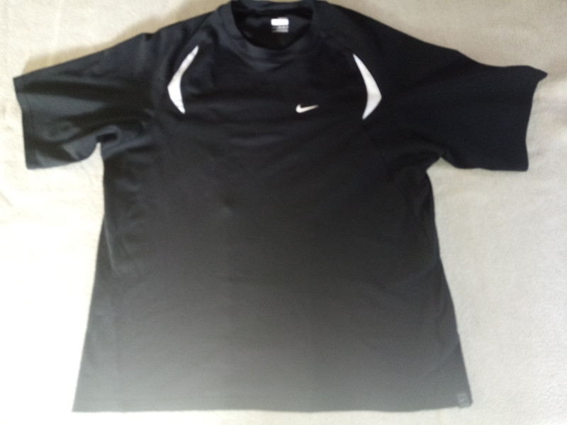 MAJICA ORIGINAL NIKE FIT DRAY VEL M-L