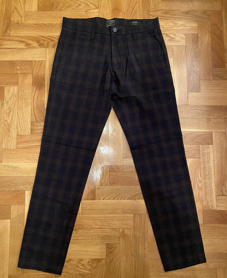 Nove GUESS pantalone