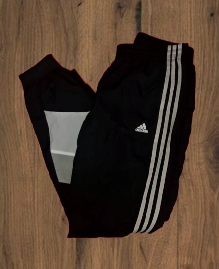 Adidas šuškava trenerka