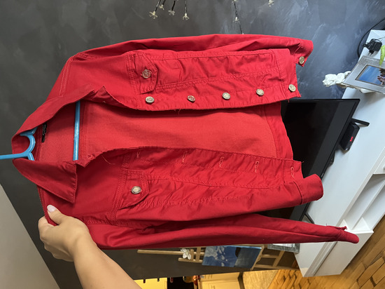Crvena teksas jakna