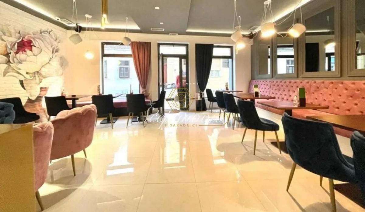 Prodaja, poslovni prostor, 205m², Centar, Novi Sad