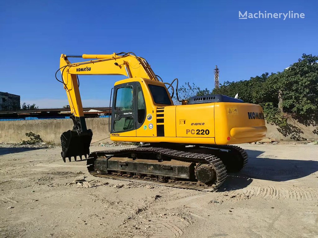 Komatsu pc220-6 bager guseničar