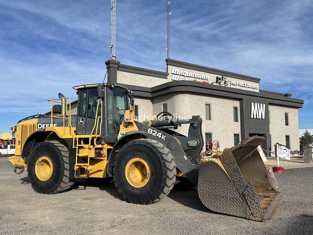 John Deere 824K prednji utovarivač